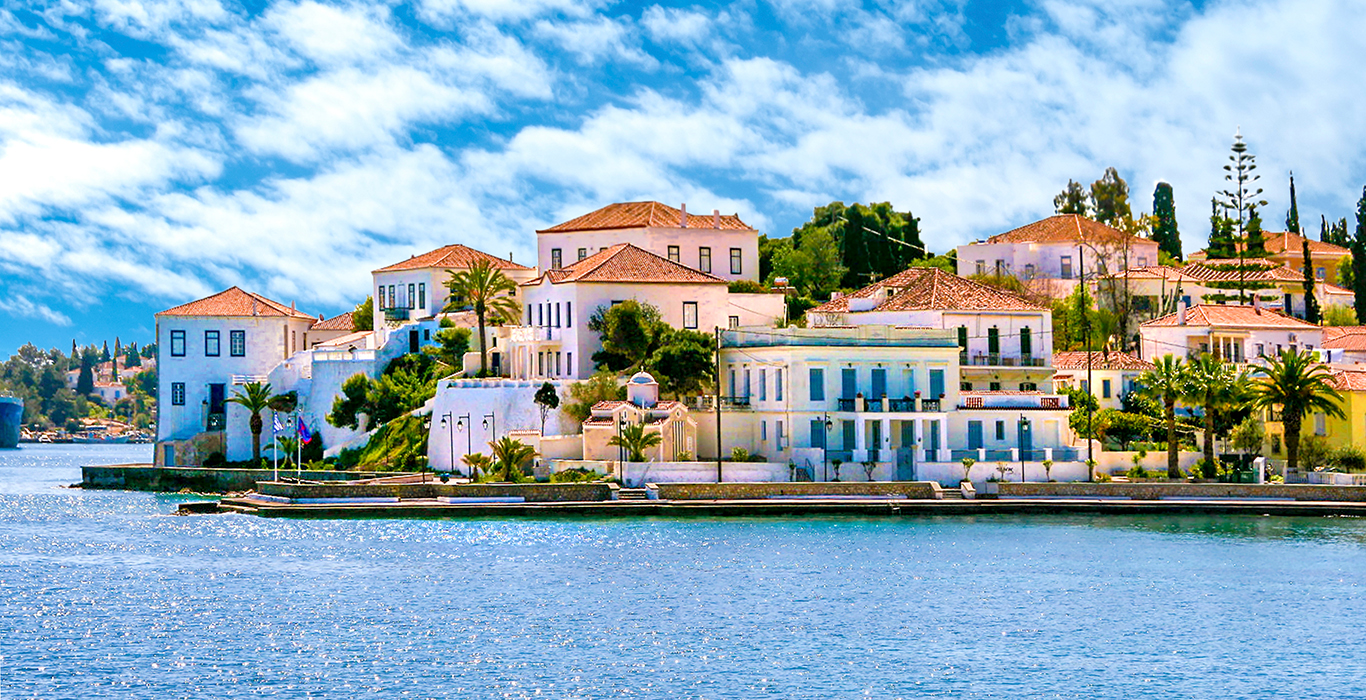 Spetses: The noble "island of aromas" | ANEK Lines